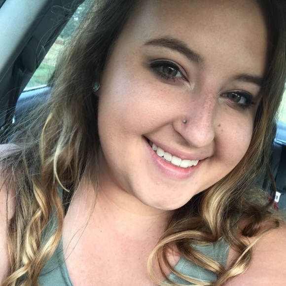 Avah's Closet (@avahgardelle) | Poshmark